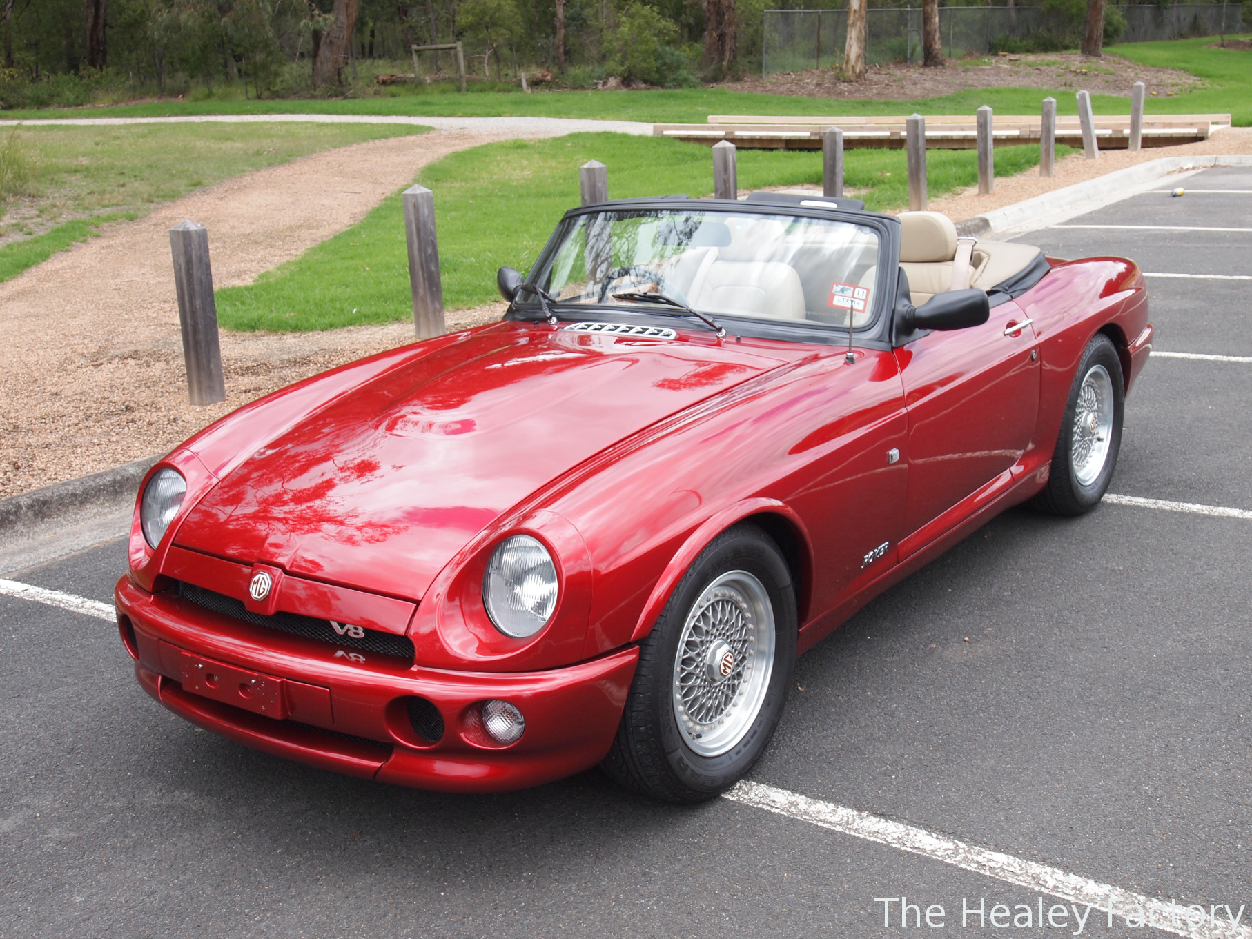 SOLD - 1994 MG RV8 CONVERTIBLE - healeyfactory.com.au